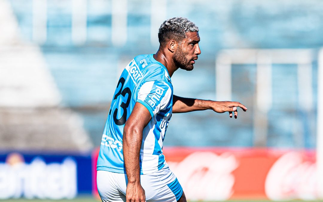 Nahuel Acosta: “Tenemos jugadores para recambio y eso nos va a ayudar a mantenernos“