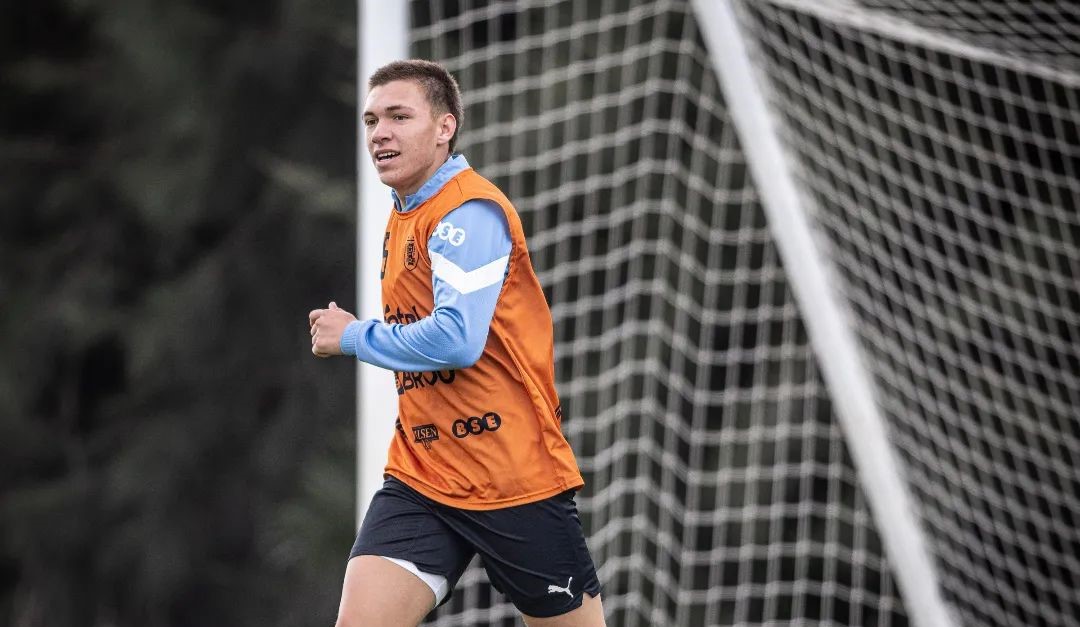Nicolás Sosa: «Juego de 10 o de puntero y soy zurdo»